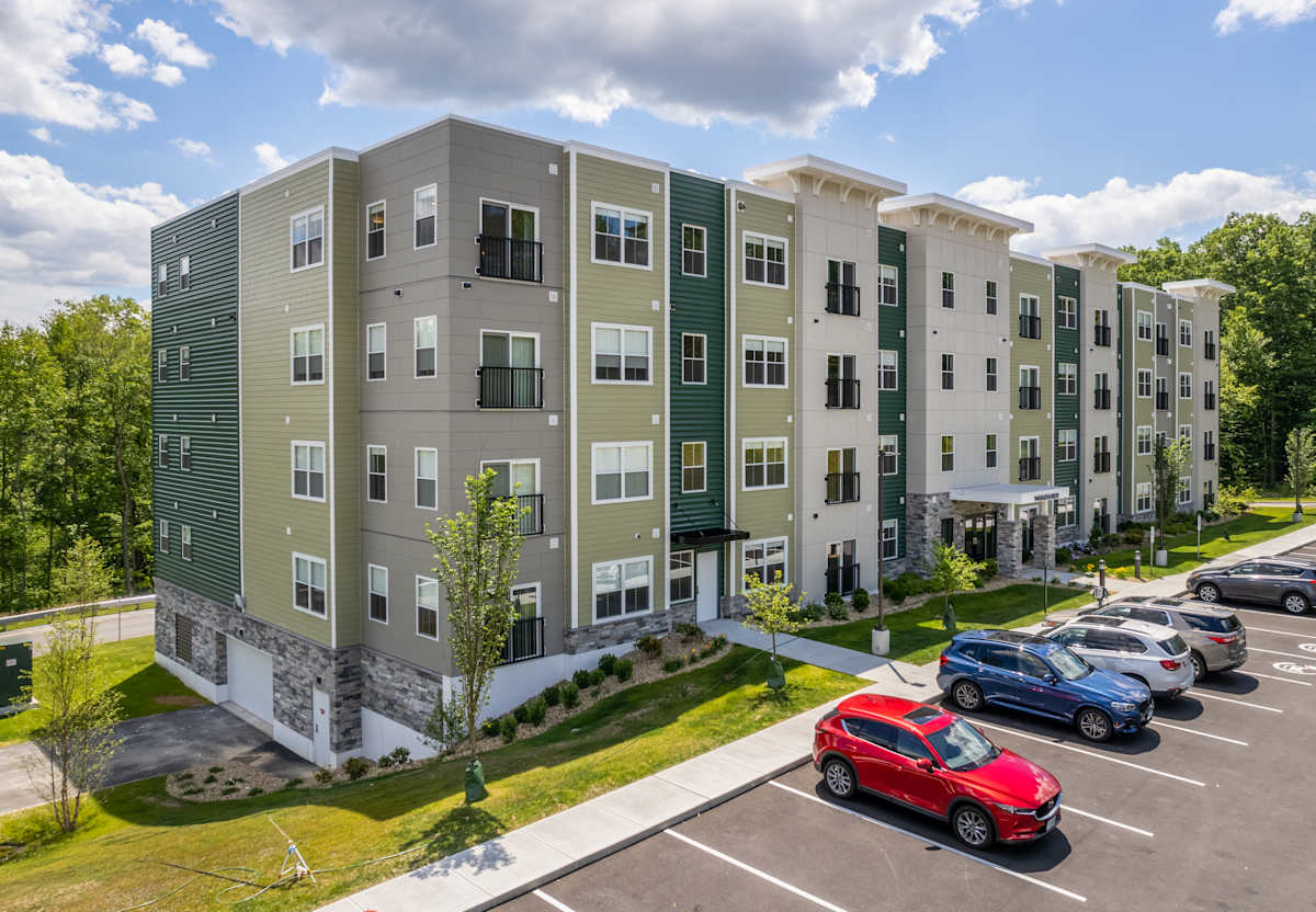 Apartments for Rent Merrimack NH | Edgebrook Residences