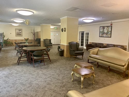 Friendship Manor Apartments | Apartment and Community Amenities