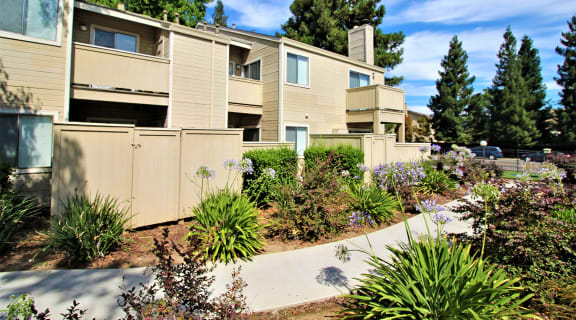 Stonebridge Apartments | Apartments in Sacramento, CA