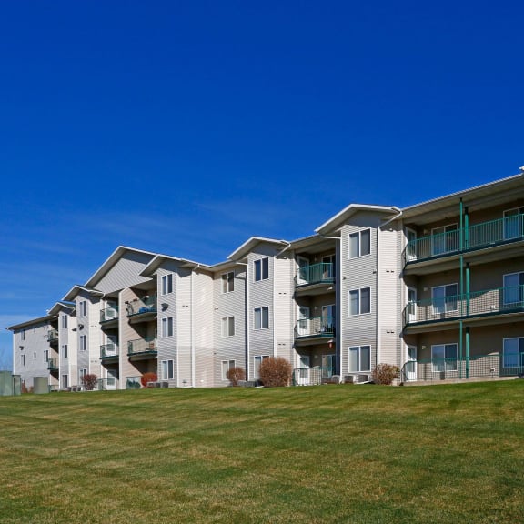 Sunset Trail Apartment Homes | Apartments in Rochester, MN