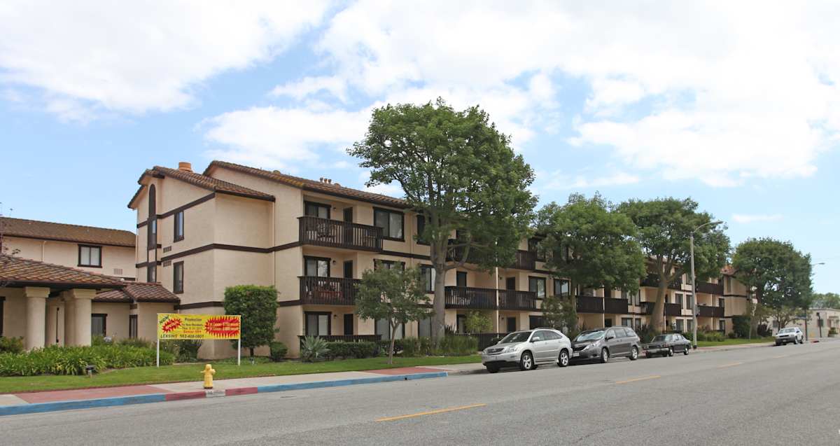 Senior Apartments for Rent in Paramount, CA | Town Center Terrace