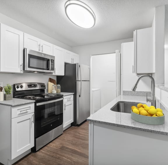 Southwest Raleigh Apartments | The Summit at Avent Ferry