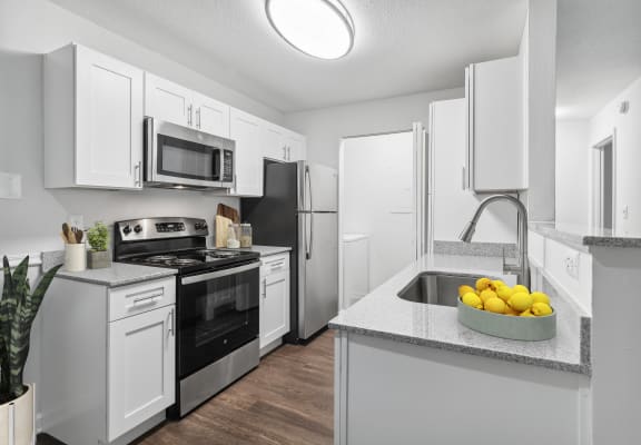 Southwest Raleigh Apartments | The Summit at Avent Ferry