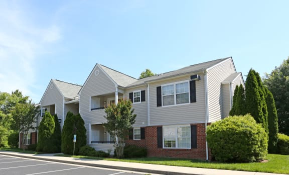 Overlook at Brook Run | Apartments in Richmond, VA