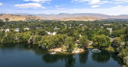 Lake Harbor Boise Apartments | Edgewater Apartments Boise