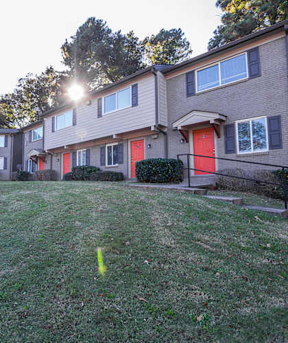 East Atlanta Apartments | Broadway at East Atlanta