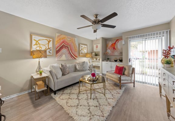 Sutton Place | Apartments in Dallas, TX