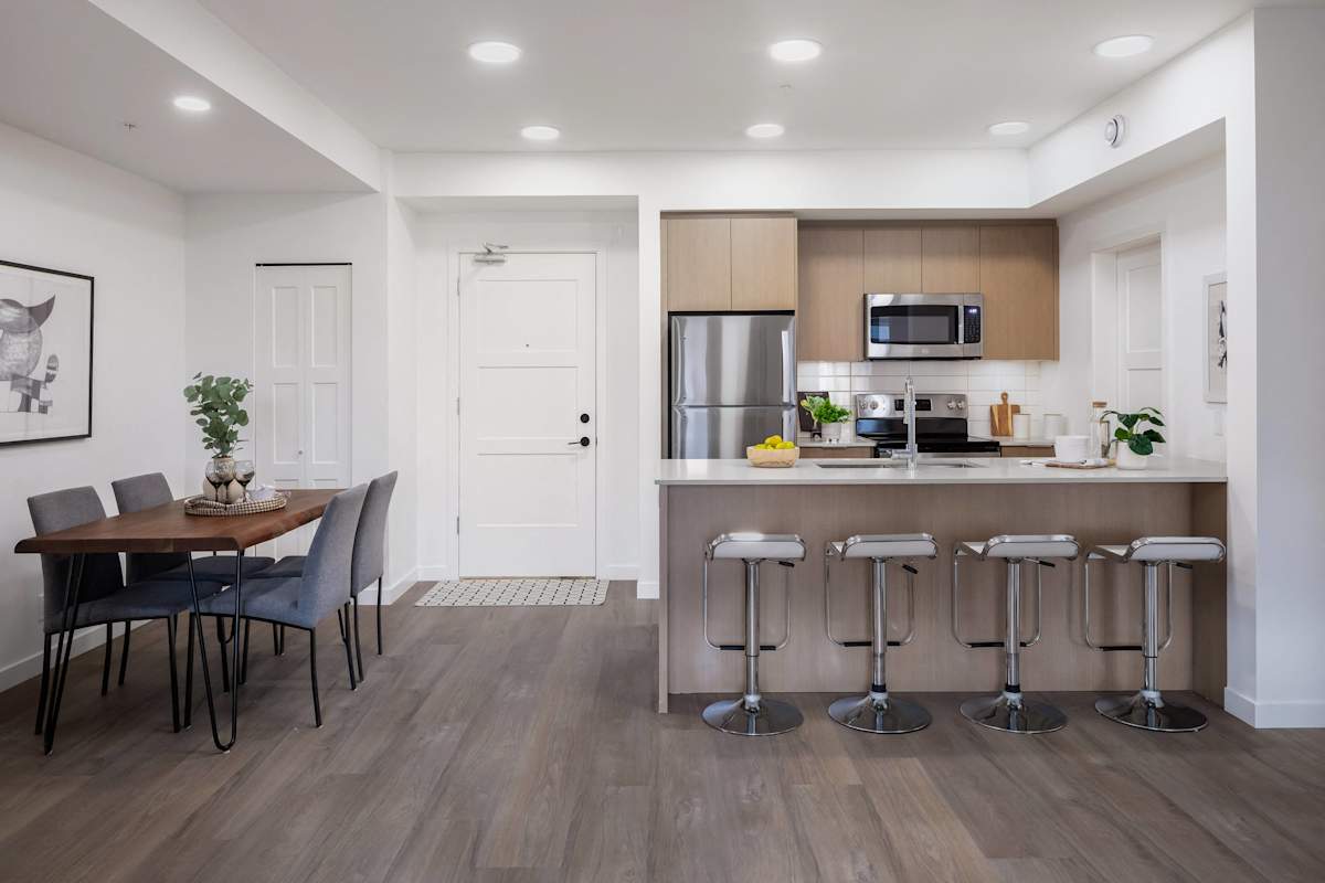 Capstone Apartments | Custom Page