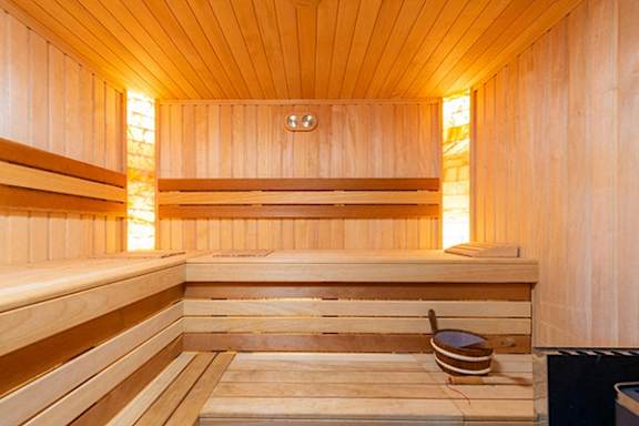How to Use a Sauna