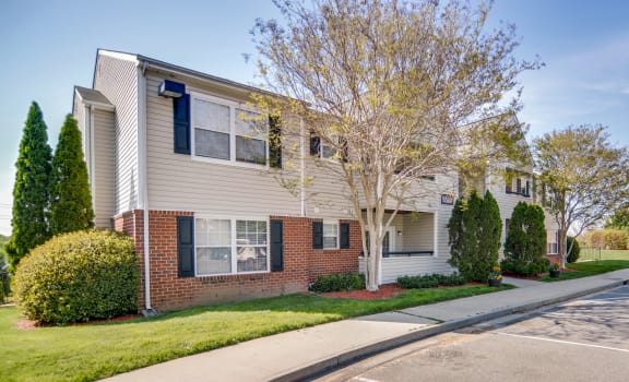 Overlook at Brook Run | Apartments in Richmond, VA