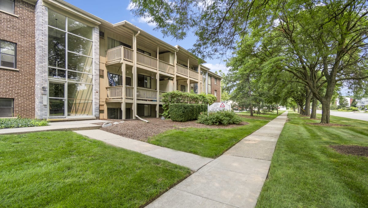 Amber Apartments | Custom Page