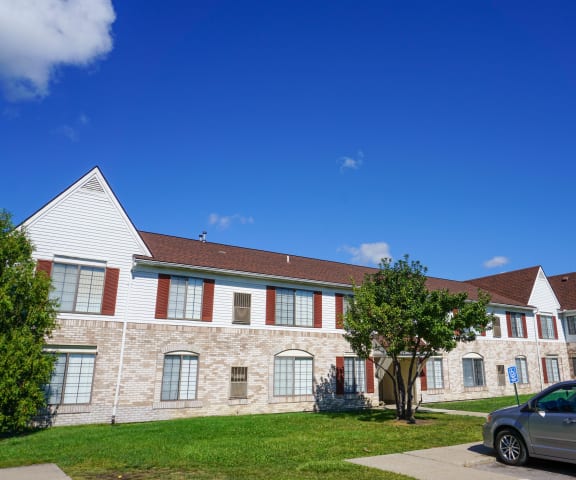 Apartments in Clinton Township, MI | Garfield Commons