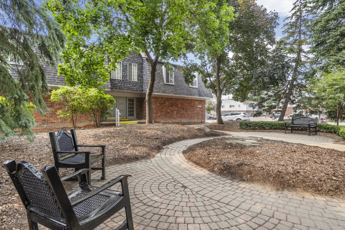 Amber Apartments | Custom Page