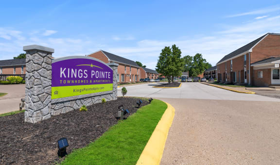 Kings Pointe Apartments - Warren, MI | Apartments in Warren, MI