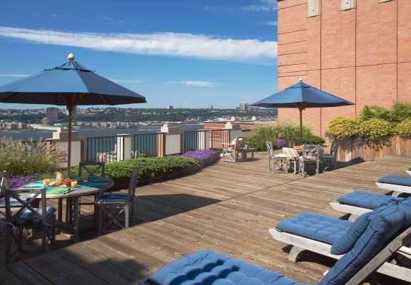 The Lyric | Apartments in New York, NY