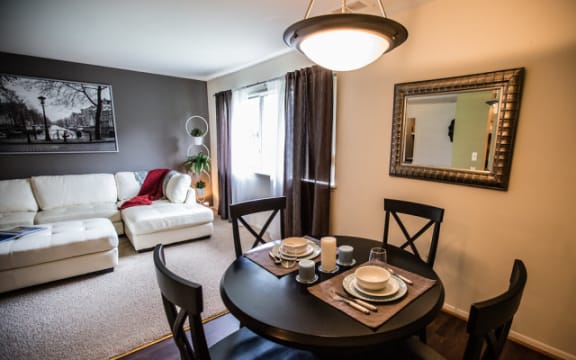 Apartments in Harrison Township, MI | Drawbridge Apartments