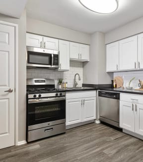 Midpointe Apartments | Apartments in Chicago, IL