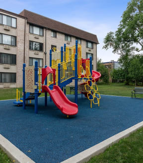 Midpointe Apartments | Apartments in Chicago, IL