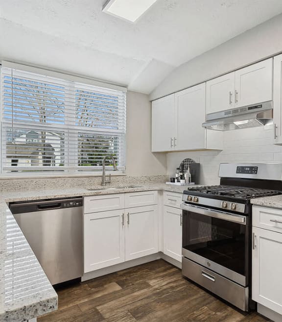 Edgewater at Sandy Springs | Apartments in Sandy Springs