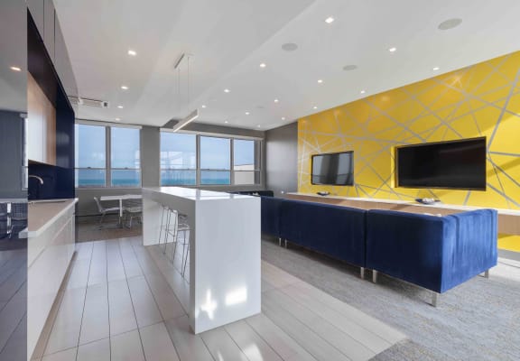 Chicago Lakeview, IL Apartments for Rent | Wave Lakeview