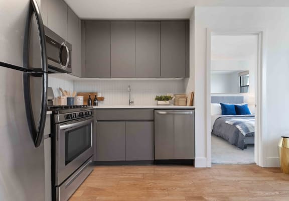 Chicago Lakeview, IL Apartments for Rent | Wave Lakeview