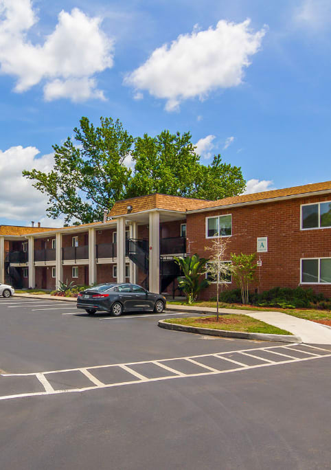 Monaco Arms | Apartments in Jacksonville, FL