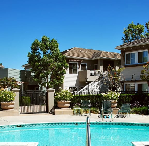 Inn at Woodbridge | Apartments in Irvine, CA