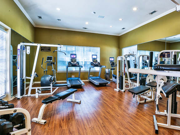 Amenities | MacArthur Ridge | Pet-Friendly Apartments in Irving, TX