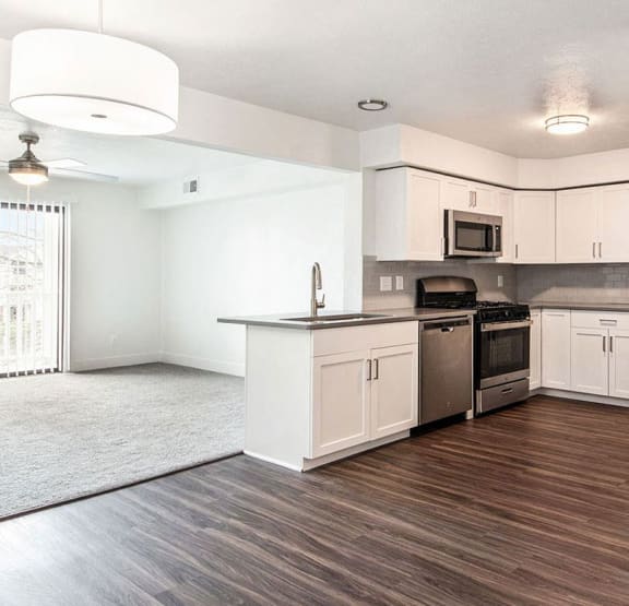 Apartments in Walker, MI on Alpine | Green Ridge Apartments