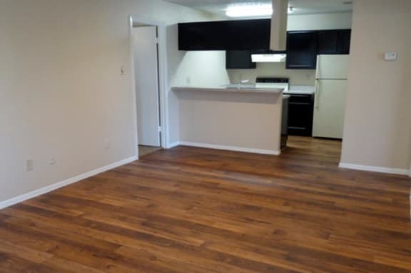 Photos and Video of Heather Ridge Apartments in Irving, TX