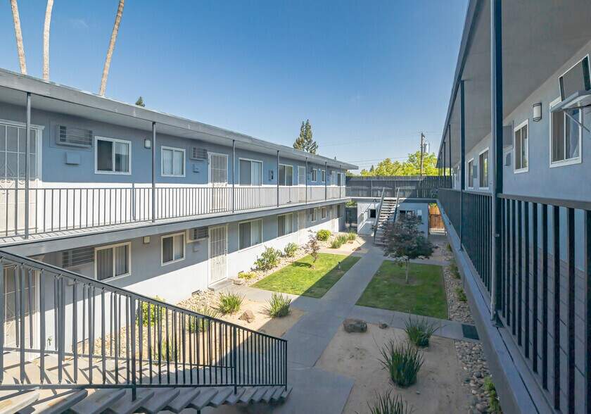 Apartments for Rent in Carmichael, CA | The Quarter