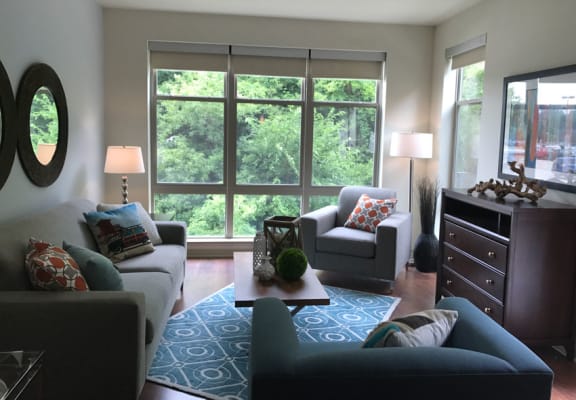 The Reef Apartments | Apartments in Wauwatosa, WI