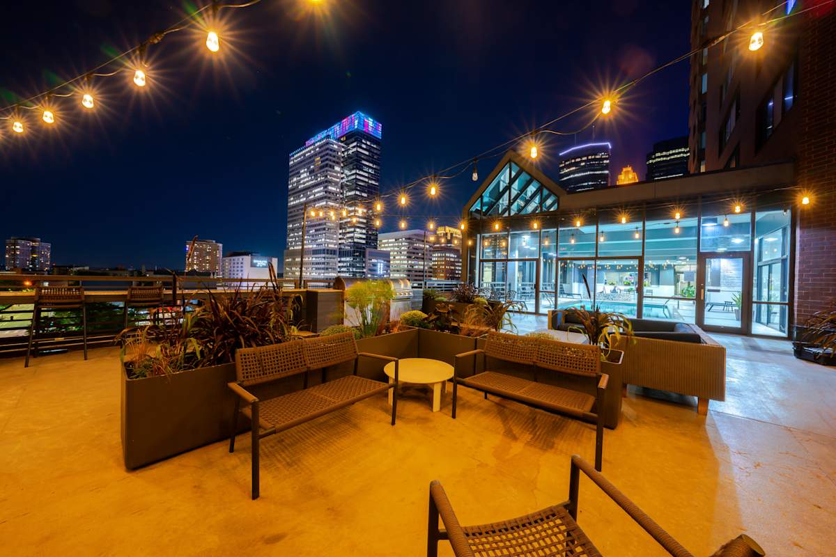 Downtown Minneapolis Apartments | ELEVATE
