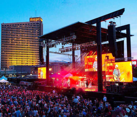 Tour Luxury Apartments Sparks | The Atrium at Victorian Square