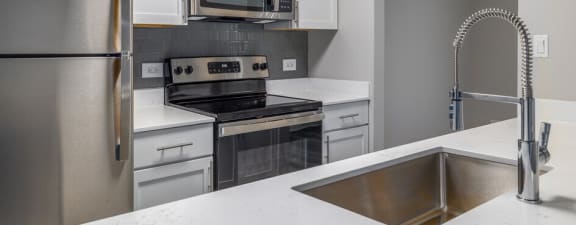 Clover Ridge East Apartments | Apartments in Palatine, IL