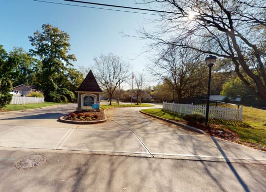 Hyde Park, Cincinnati Apartments | BrookStone Village