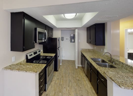 Hyde Park, Cincinnati Apartments | BrookStone Village
