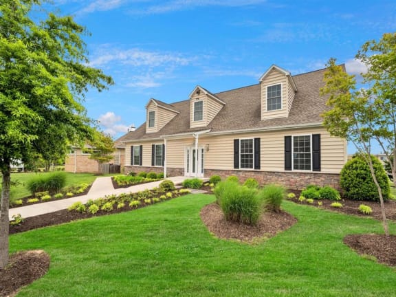 Suitland, MD Apartments for Rent | Andrews Ridge