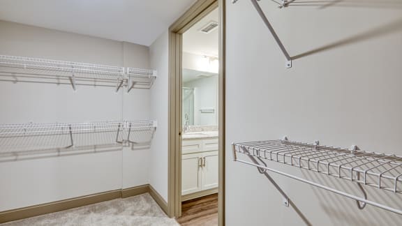 Apartments for Rent in Roanoke, Virginia | The View at Blue Ridge Commons