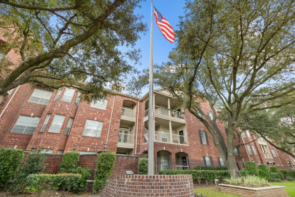 Houston Inner Loop Apartments at West U | See The Belmont
