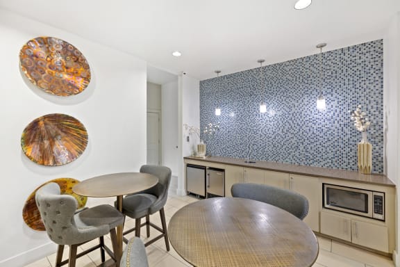 Houston Inner Loop Apartments at West U | See The Belmont