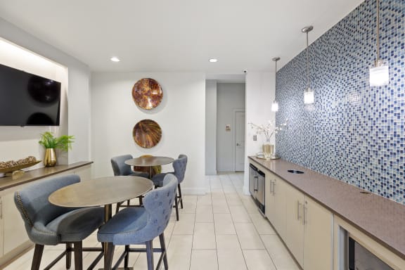Houston Inner Loop Apartments at West U | See The Belmont