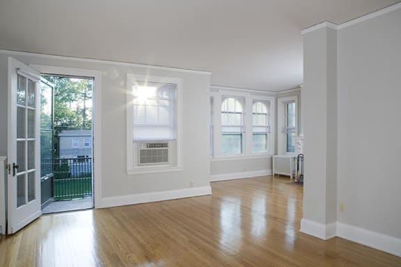 Photos and Video of St. Regis in Omaha, NE