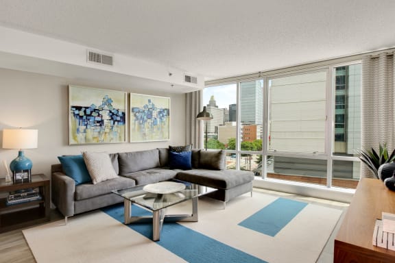 Baltimore High Rise Apartments | The Zenith