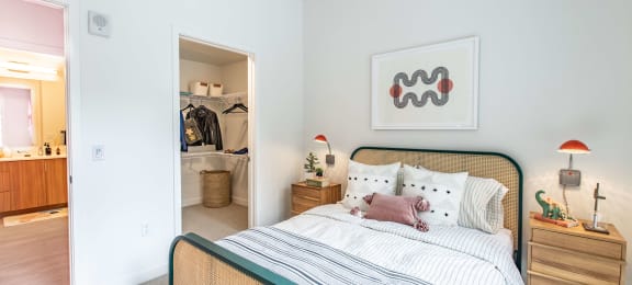 Neon Local Apartments | Denver for Rent | Apartments South Broadway