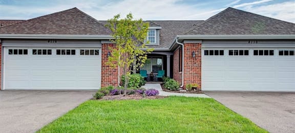 Photos and Video of Ashwood Place in Naperville, IL