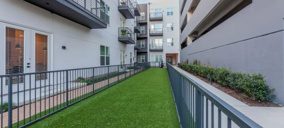 4600 Ross Apartments in Downtown Dallas | Photo Gallery