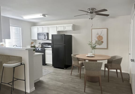 Parkway at Silverado Ranch | Apartments in Las Vegas, NV