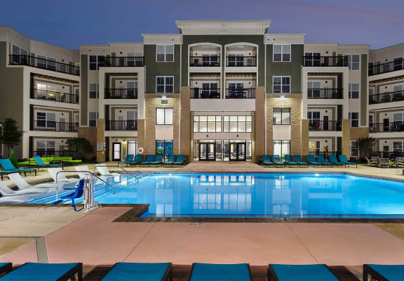 Perrysburg, OH Apartments | Mosaic at Levis Commons