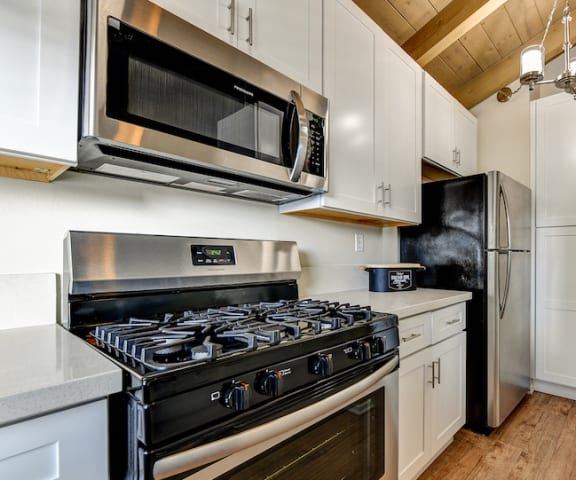 Baywind Apartment Homes | Apartments in Costa Mesa, CA